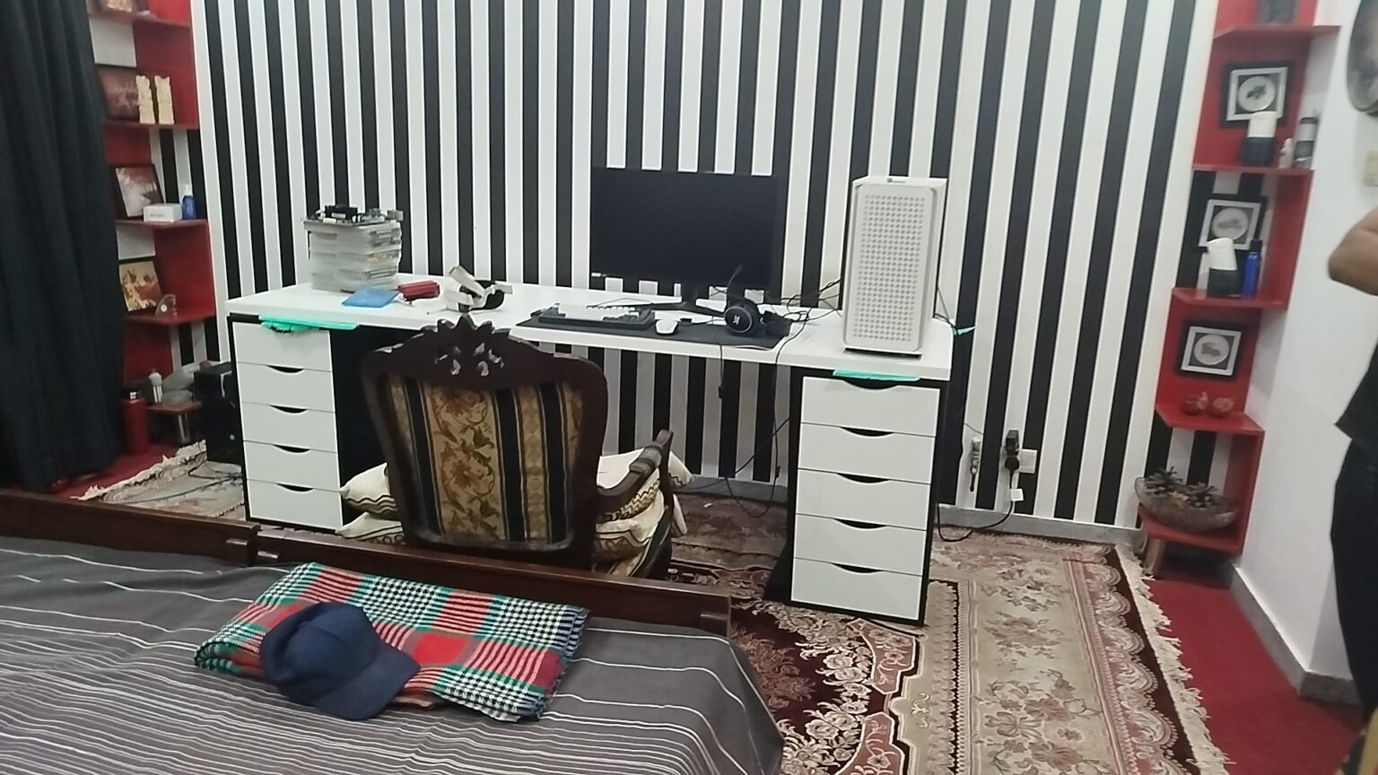 IKEA LEGEND Gaming Desk With Heavy Iron Frame – Tablez.pk